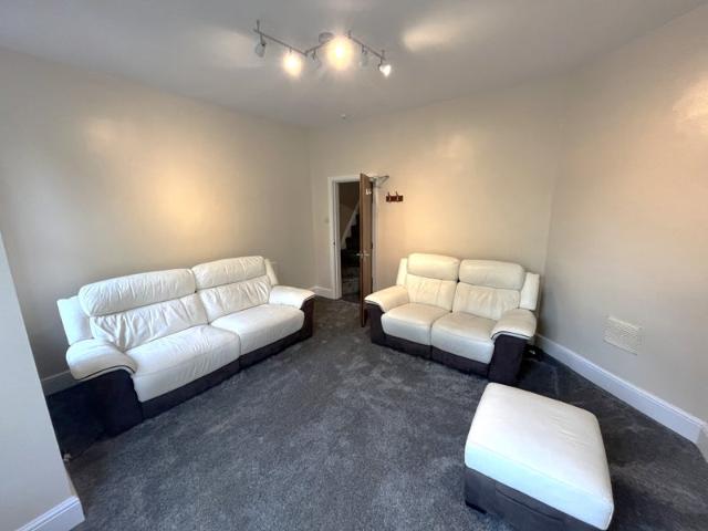 5 Bed, 3 Storey House Share