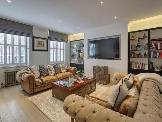 5 bed terraced house to rent in C Glenluce Road, London