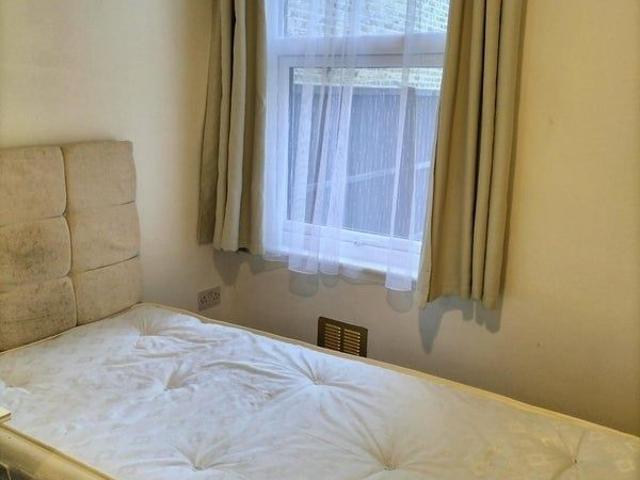 5 Bed Terraced House, Woodside Gardens, N17