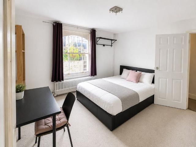 5 Bed Terraced House, Albyn Road, SE8