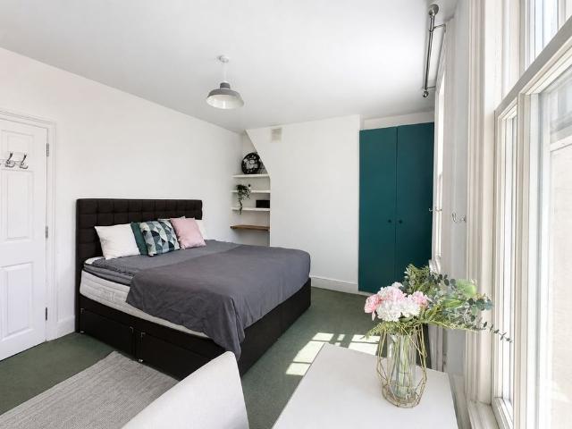 5 Bed Terraced House, Albyn Road, SE8