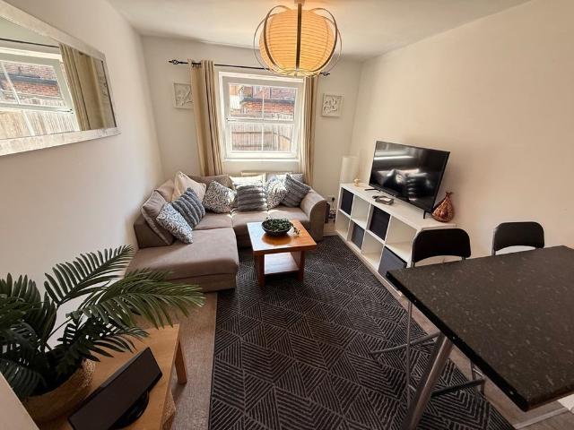 5 Bed Terraced House, Bellevue Road, SO15
