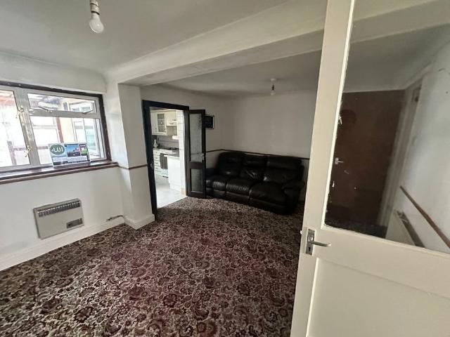 5 Bed Terraced House, Buxton Road, E15
