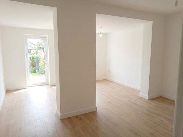 5 Bed Terraced House, Cairnfield Avenue, NW2
