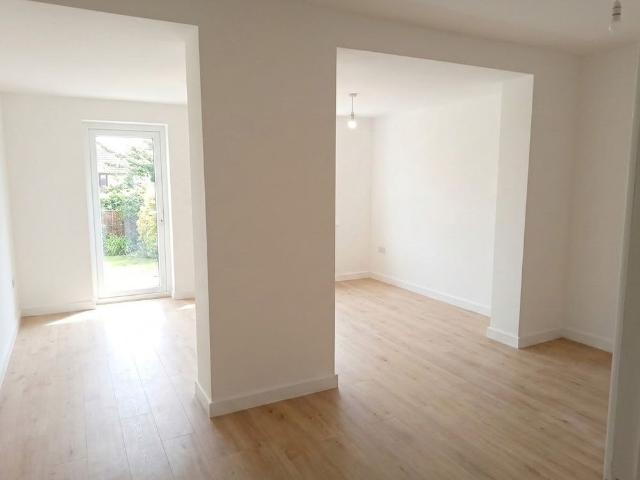 5 Bed Terraced House, Cairnfield Avenue, NW2