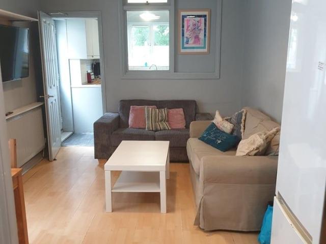 5 Bed Terraced House, Doggett Road, SE6