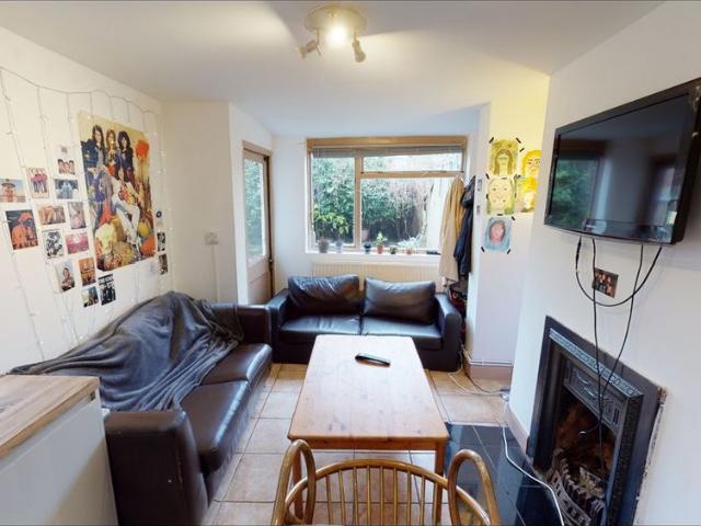 5 Bed Terraced House, Elcot Avenue, SE15