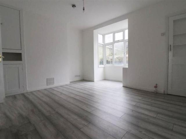 5 Bed Terraced House, Gladstone Avenue, LU1