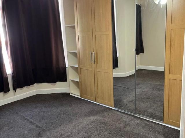 5 Bed Terraced House, Hatherley Gardens, E6
