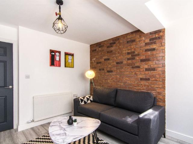 5 Bed Terraced House, Hollis Road, CV3