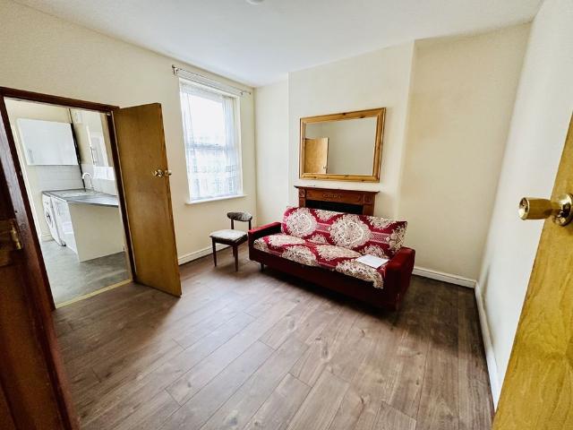 5 Bed Terraced House, Hungerton Street, NG7
