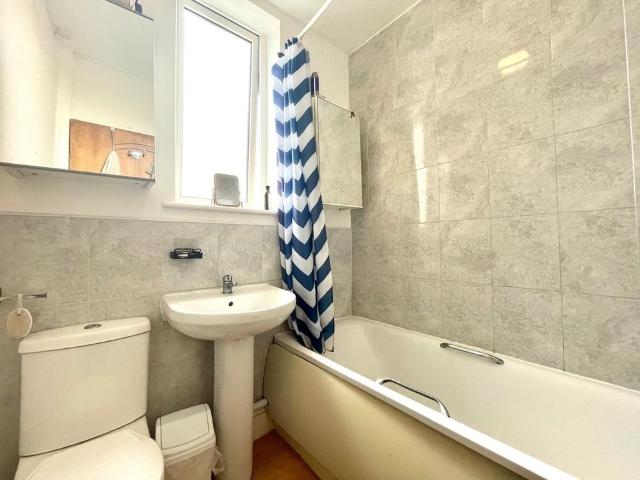 5 Bed Terraced House, Keys Avenue, BS7