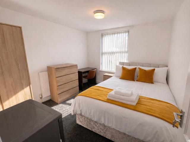 5 Bed Terraced House, Oakfield Road, L4