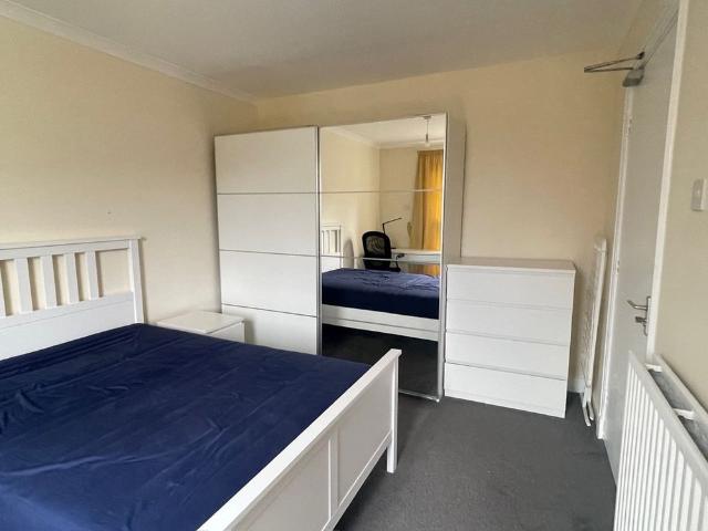5 Bed Terraced House, Redhill St, NW1