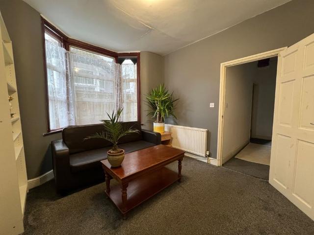 5 Bed Terraced House, Richmond Road, E11