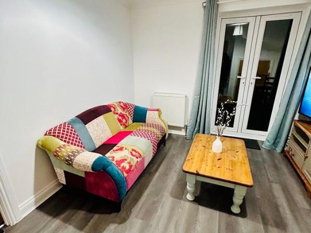 5 Bed Terraced House, Rose Green, BS5