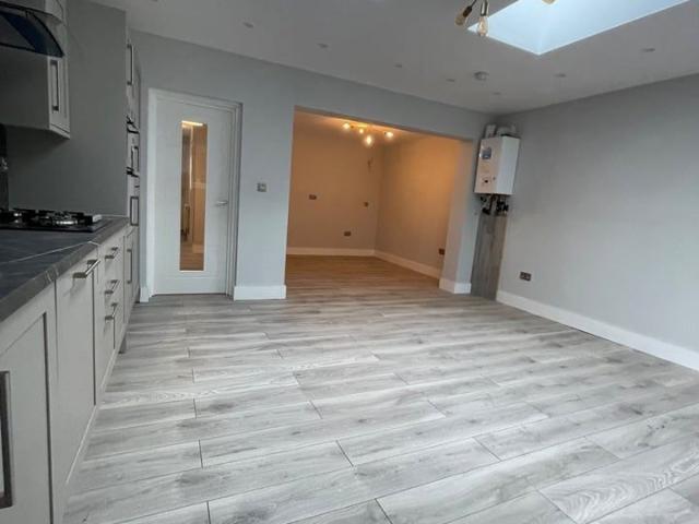 5 Bed Terraced House, Seymour Avenue, LU1