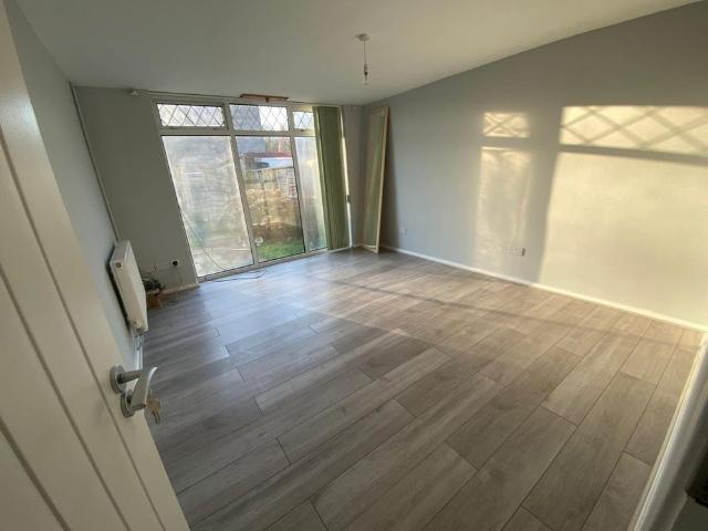 5 Bed Terraced House, Somerby Road, IG11