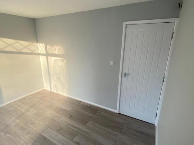 5 Bed Terraced House, Somerby Road, IG11
