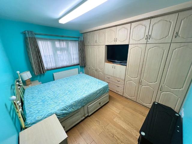 5 Bed Terraced House, Sunleigh Road, HA0