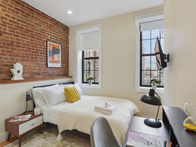 5 bed apt newly renovated!