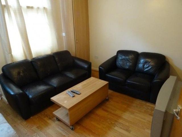 5 Bed Burley Lodge Terrace, Leeds, Ls6