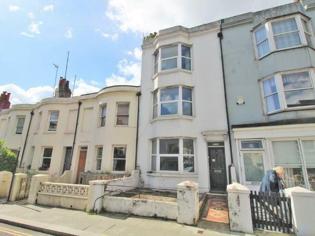 5 bed Detached to rent in Brighton And Hove East Sussex, BN1, from Pavilion Properties Brighton. 34051