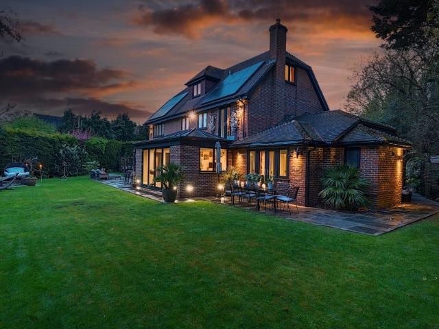 5 bed Detached House to Let for rent in Chislehurst, Kent