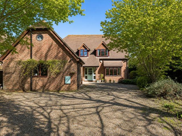 5 bed detached house to rent in Courtenay Close, Sutton Courtenay, Abingdon, OX14