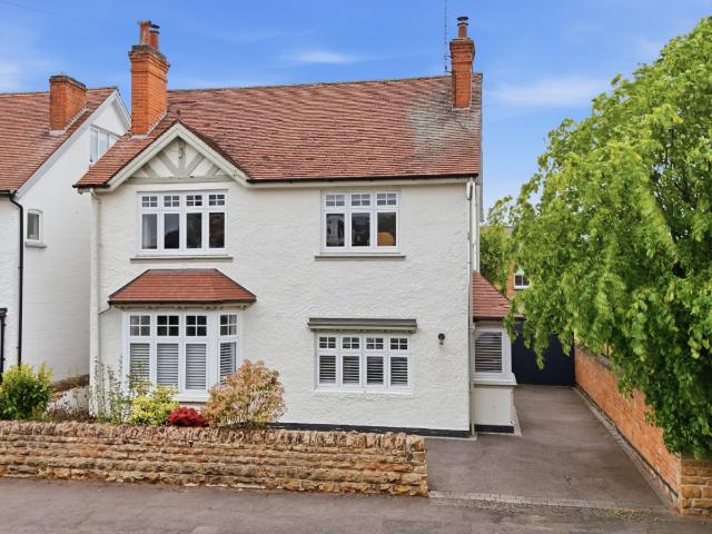 5 bed detached house to rent in Kingston Road, West Bridgford, NG2 £2,695 per month