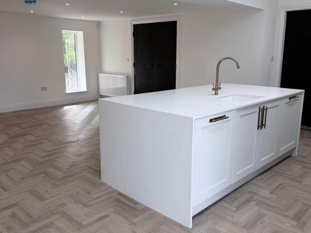 5 bed detached house to rent in Richmond Street, Ashton Under Lyne, OL7
