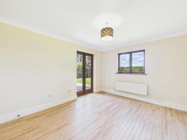 5 BED Detached house To rent