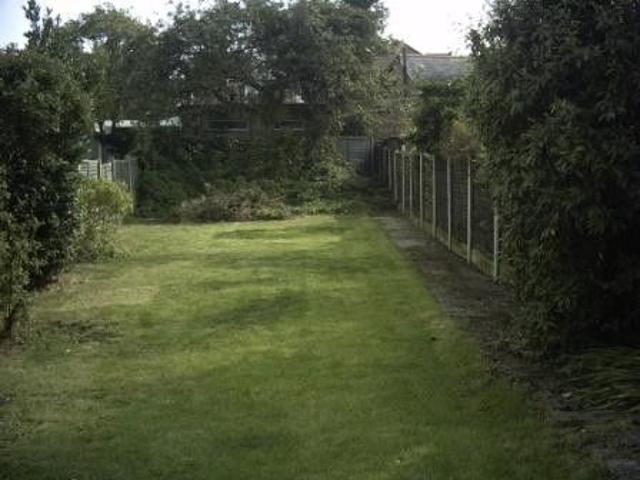 5 Bed Detached House With Large Garden in Winton