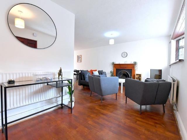 5 Bed Detached House, Barforth Road, SE15