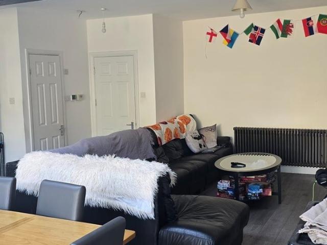 5 Bed Detached House, Brooke Road, E17