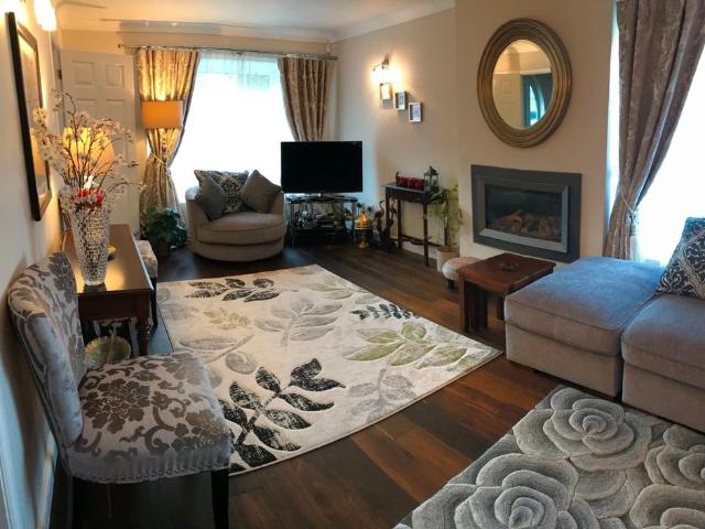 5 Bed Detached House, East Causeway Vale, LS16
