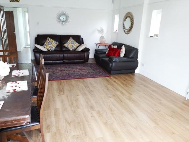 5 Bed Detached House, Elm Drive, HA2