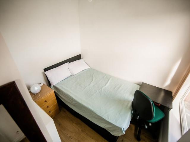 5 Bed End Terrace, Harehills Lane, LS8