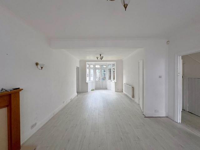 5 Bed End Terrace, Sandringham Road, IG11