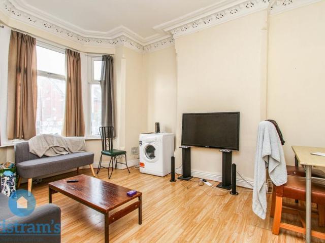 5 bed End Terraced House for Rent