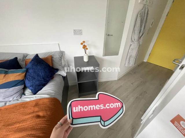 5 Bed Ensuite Cluster