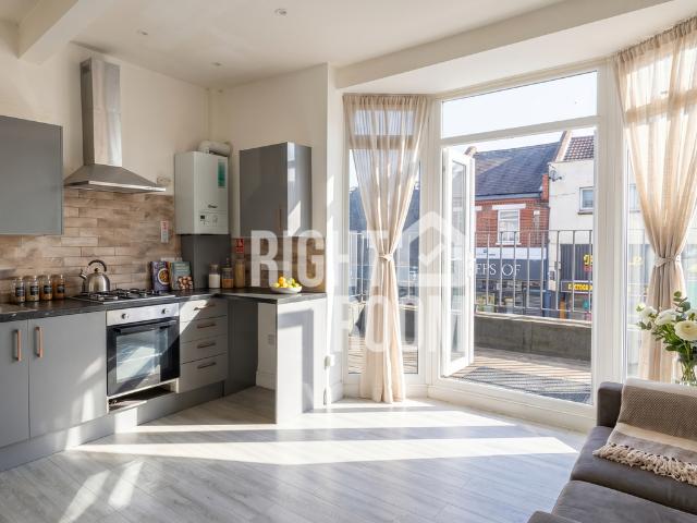 5 Bed Flat, Albert Road, Southsea PO5 5 bed apartment to rent £2,250 pcm £519 pw