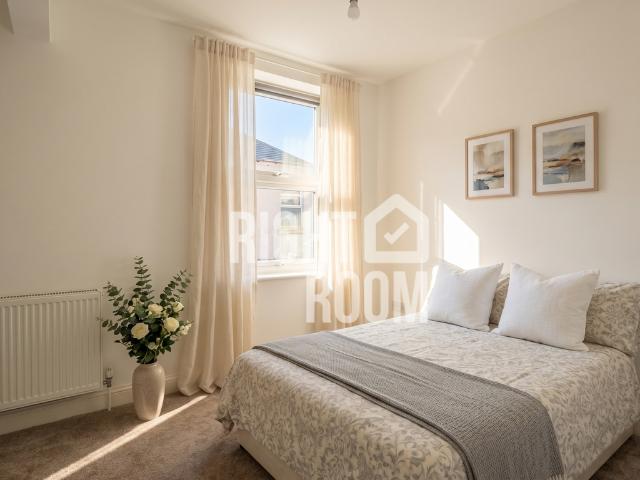 5 Bed Flat, Albert Road, Southsea PO5 5 bed apartment to rent £2,700 pcm £623 pw