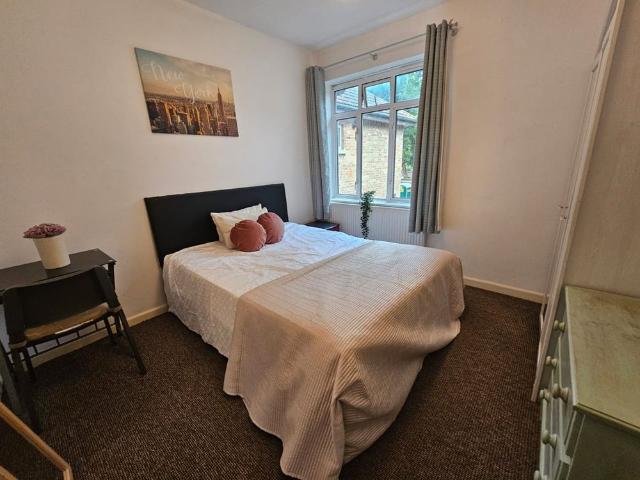 5 Bed Flat, Ealing, W5