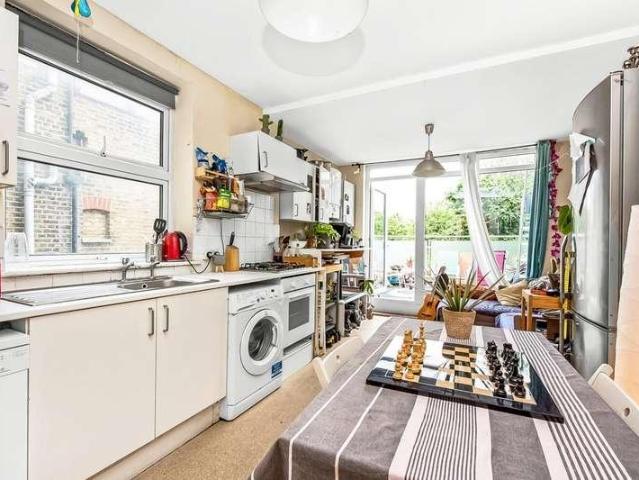 5 bed flat for sale
