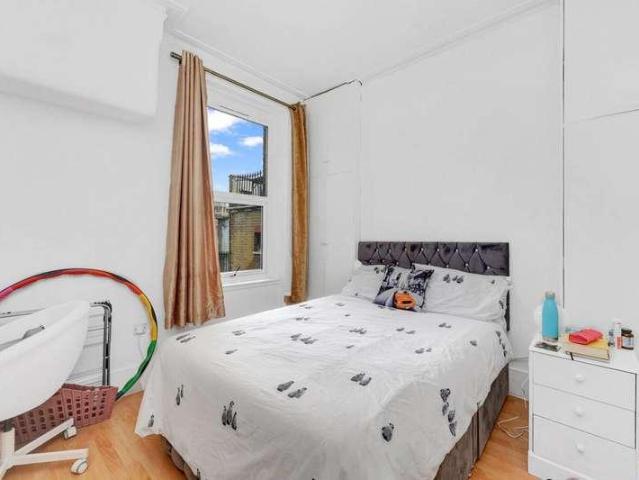 5 bed flat for sale