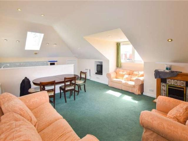 5 bed flat for sale