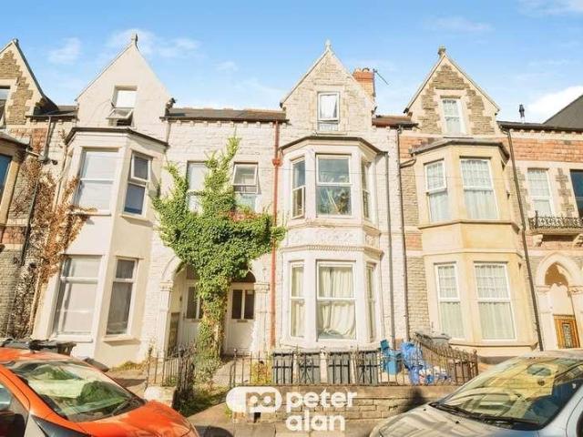 5 bed flat for sale