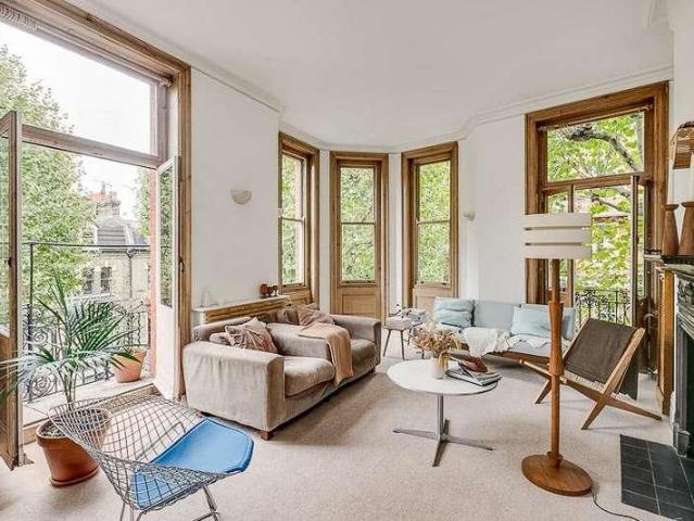 5 bed flat for sale