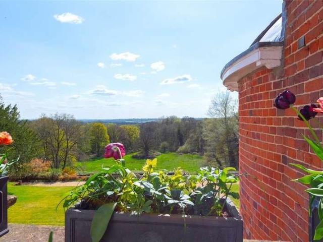 5 bed flat for sale